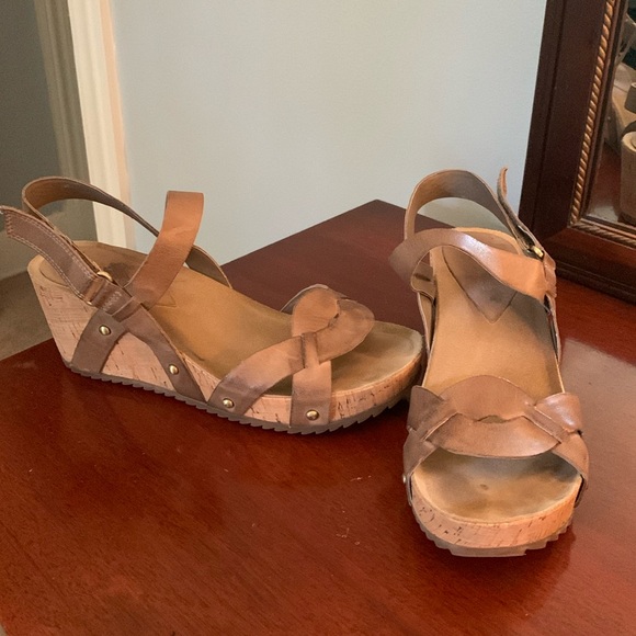 Antelope | Shoes | Antelope Tan Wedges | Poshmark